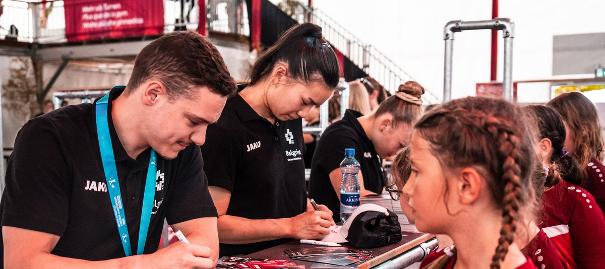 Die Autogrammstunde der Silber-Jungs | stv-fsg.ch